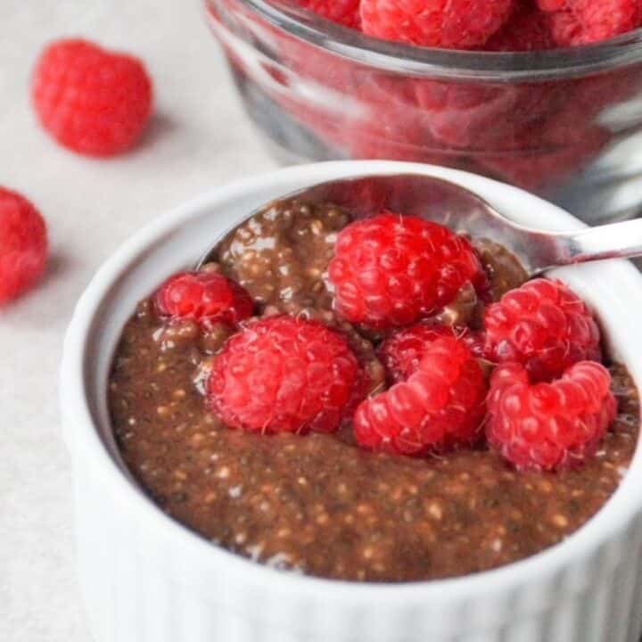 Quick & Easy Chocolate Chia Pudding | Carrots & Cookies